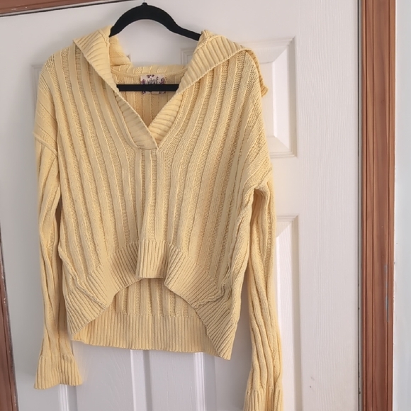 Hippie Rose | Sweaters | Hippie Rose Light Yellow Vneck Sweater | Poshmark